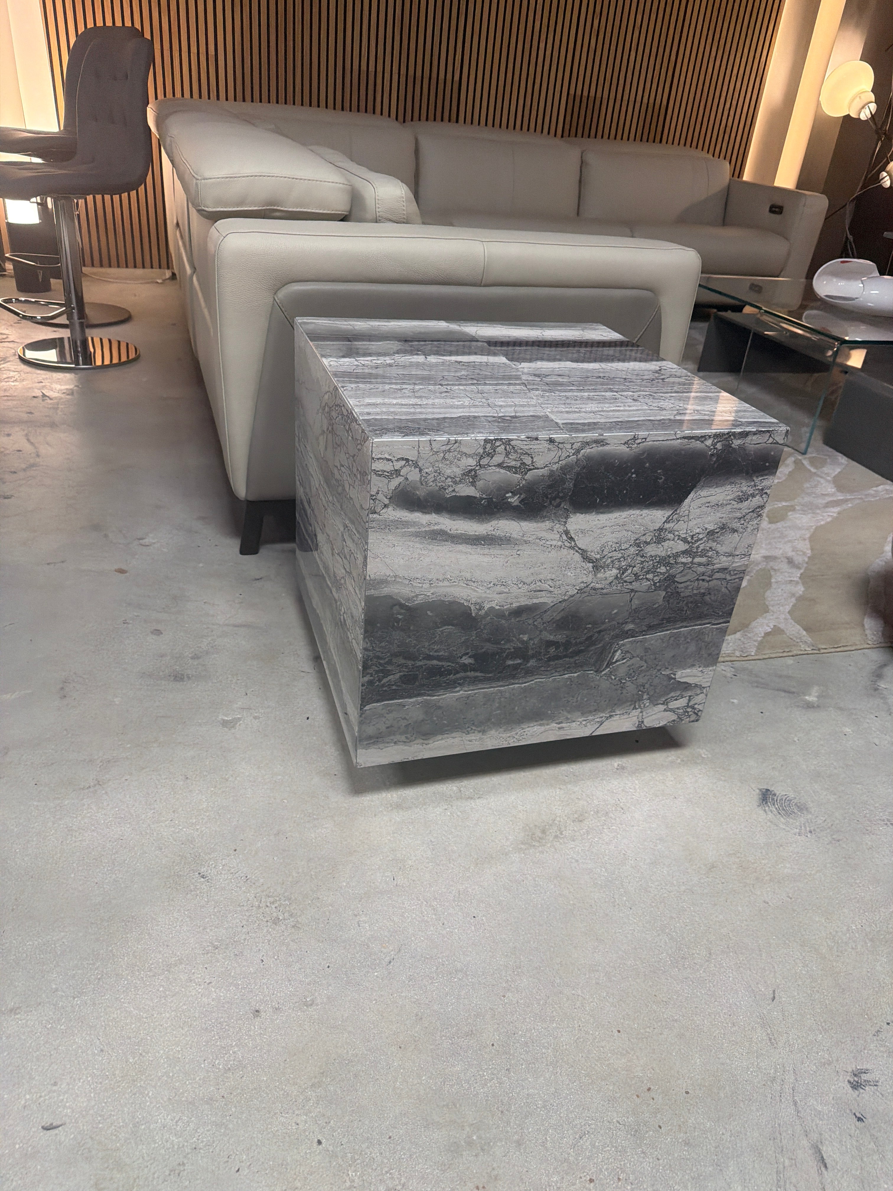 Stone International Kubo Console Cube – ITALO DESIGN ONLINE OUTLET